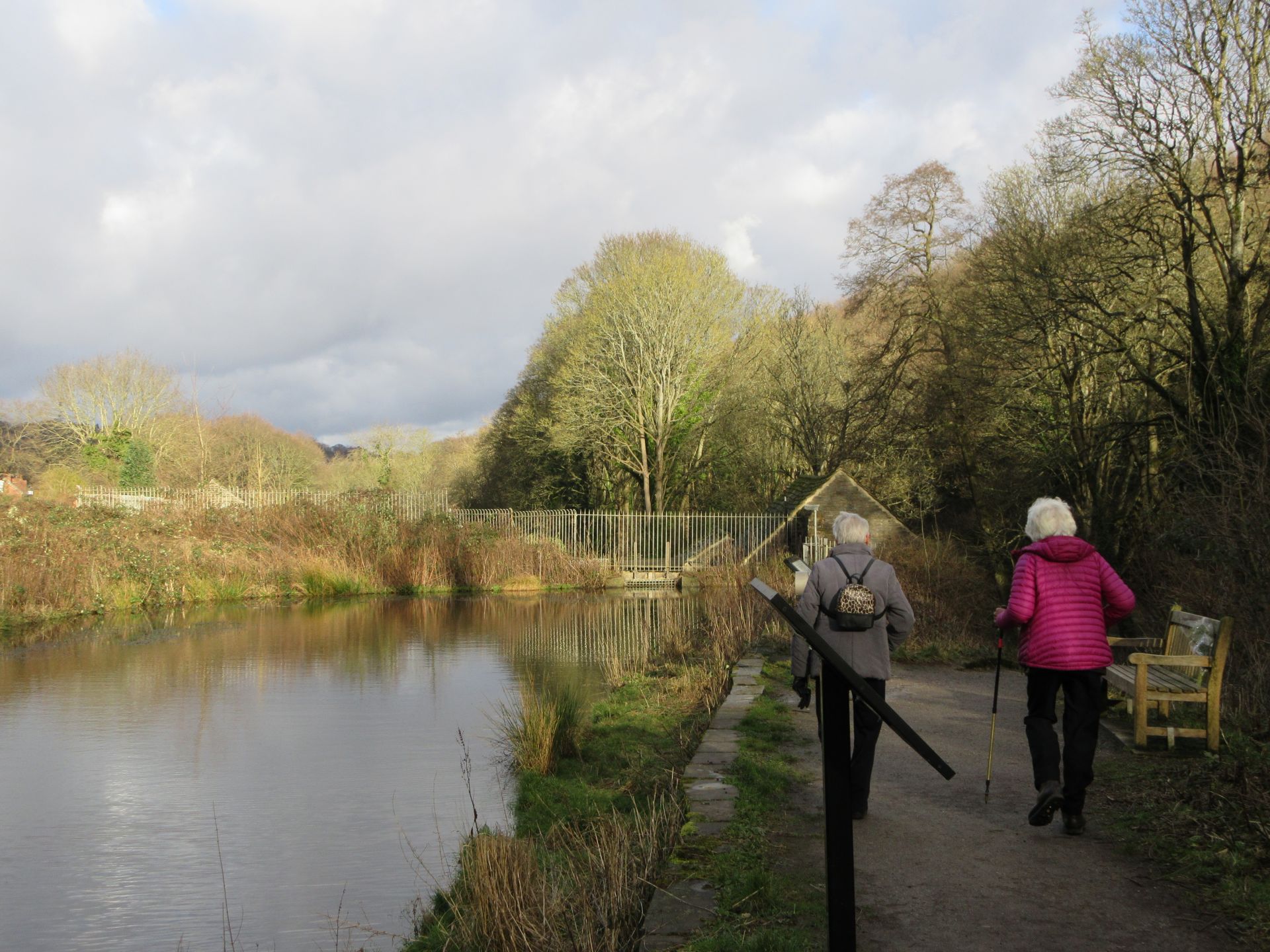 Step out from Forge Dam beside the picturesque River Porter