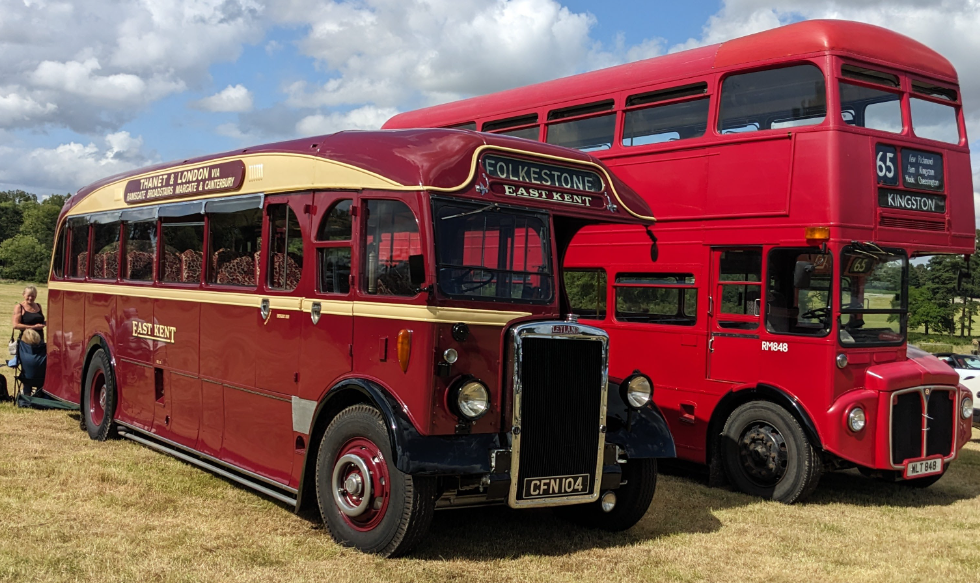 7.6 miles Adwell House Vintage Vehicle Show Walk 2 From Lewknor ...