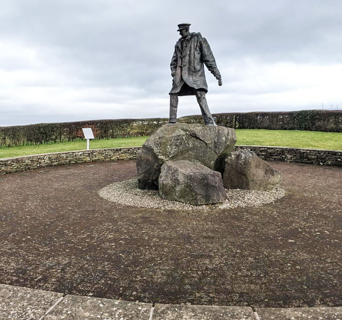 Keir Estate and SAS memorial - Ramblers