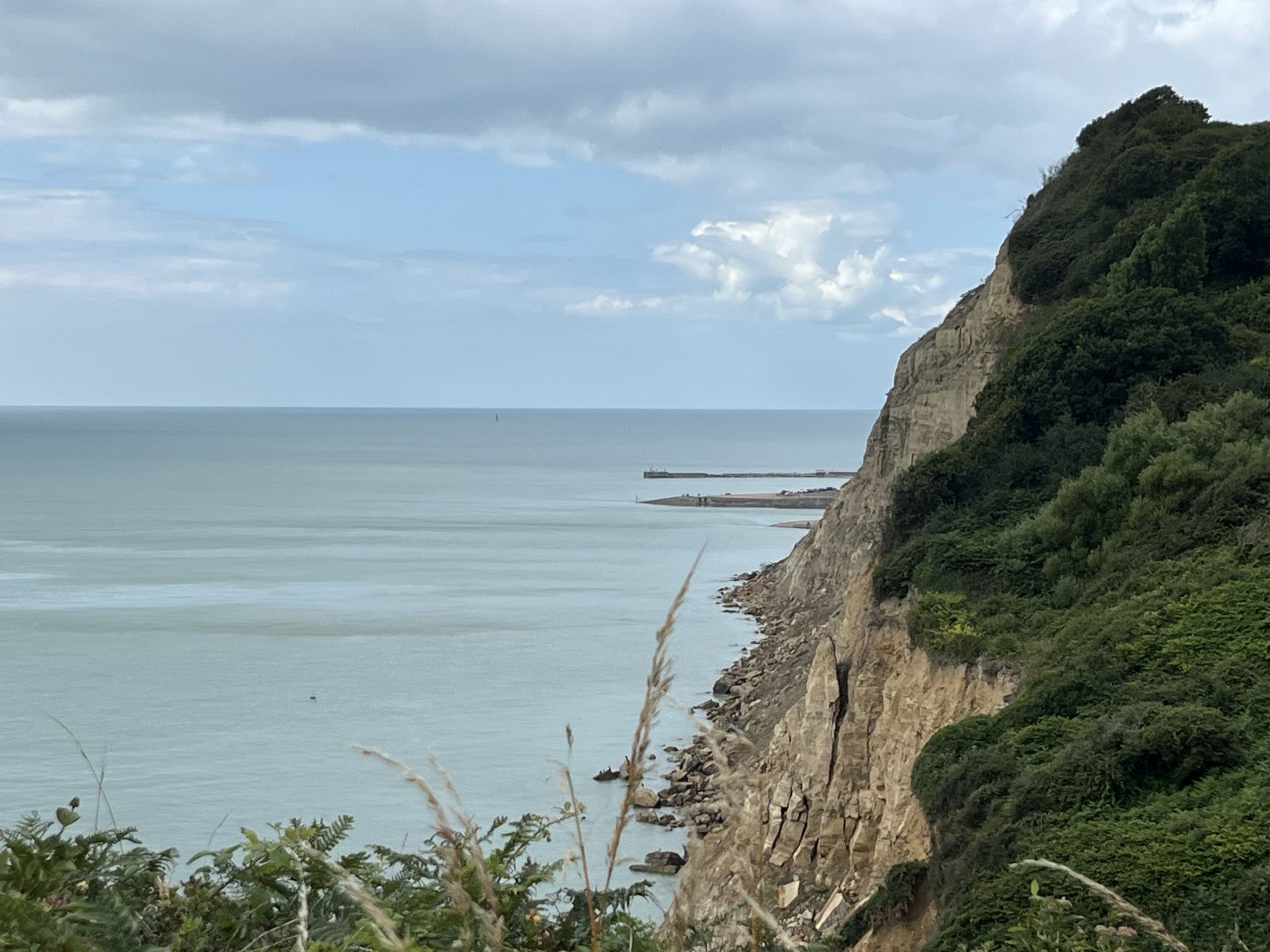 Cliffs, beaches, birdlife, historic villages and wonderful windows ...