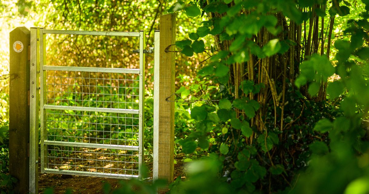 Dealing with problems on public paths - Ramblers