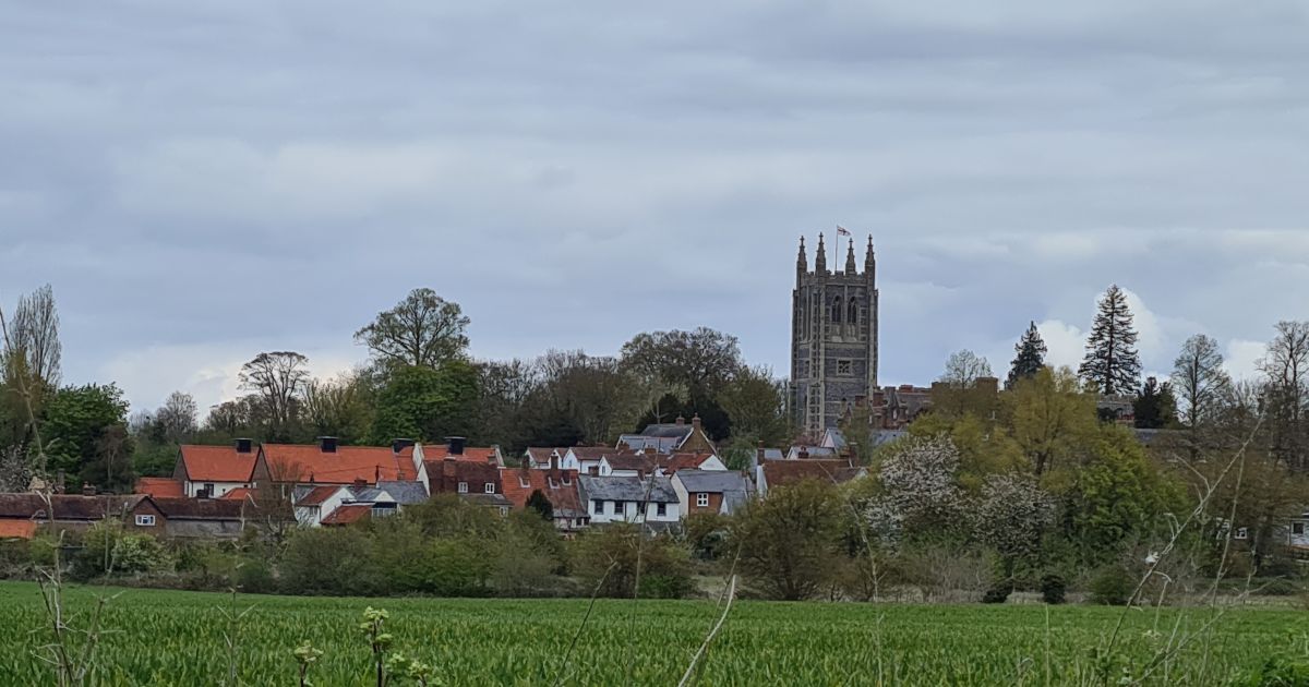 Walk around Stoke by Nayland through the fields and lanes of the valley ...