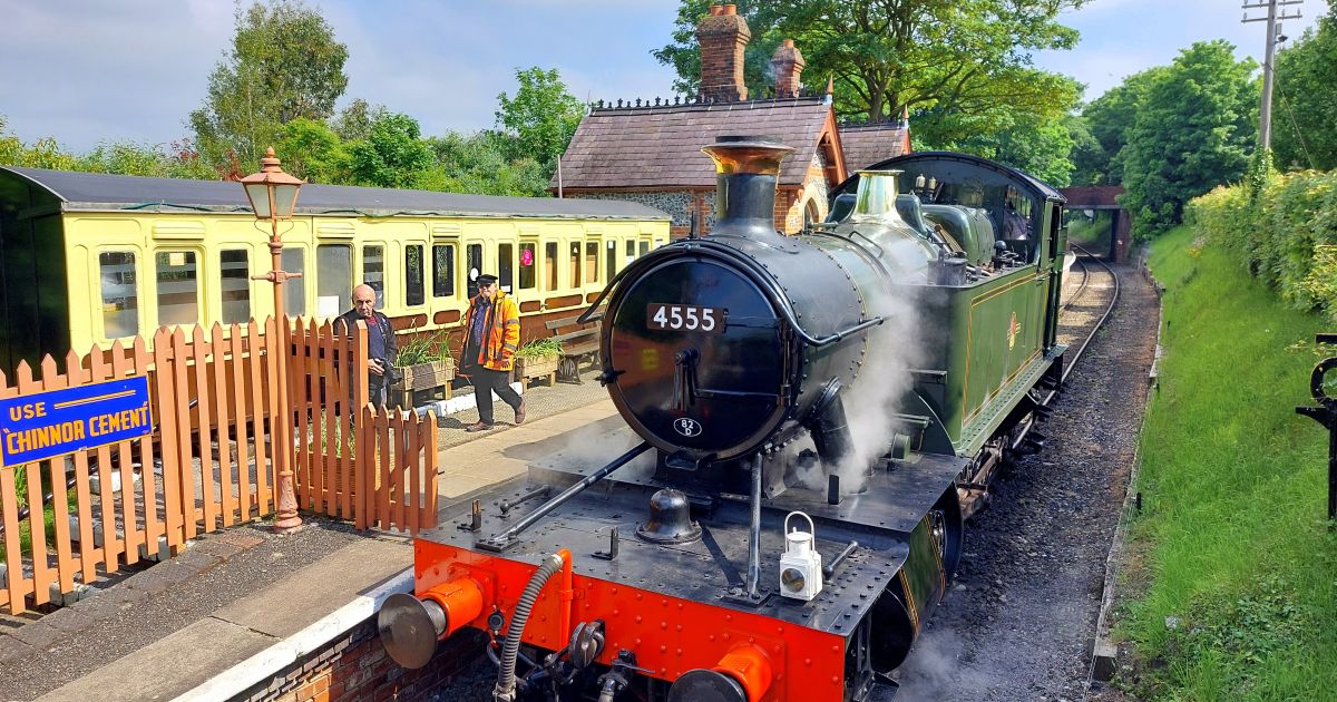 Chinnor steam train walk - Ramblers