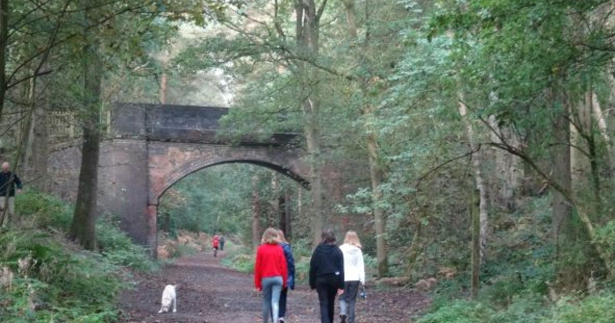 Blakemere Village, Cheshire. South Pick-up - Ramblers