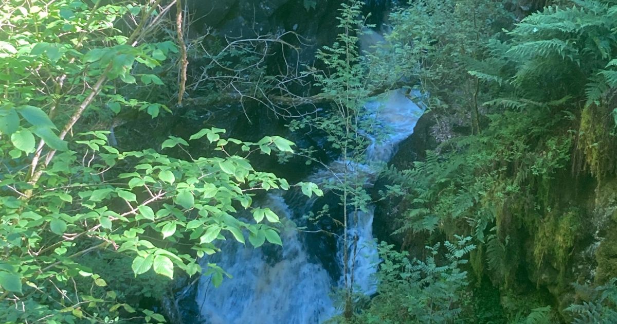 Comrie, Deil's Cauldron and Melville's Monument. - Ramblers