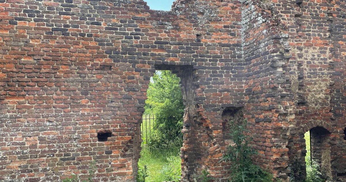 Someries Castle & Lea Valley Stroll (7 mi / 11 km, Leisurely, Booking ...