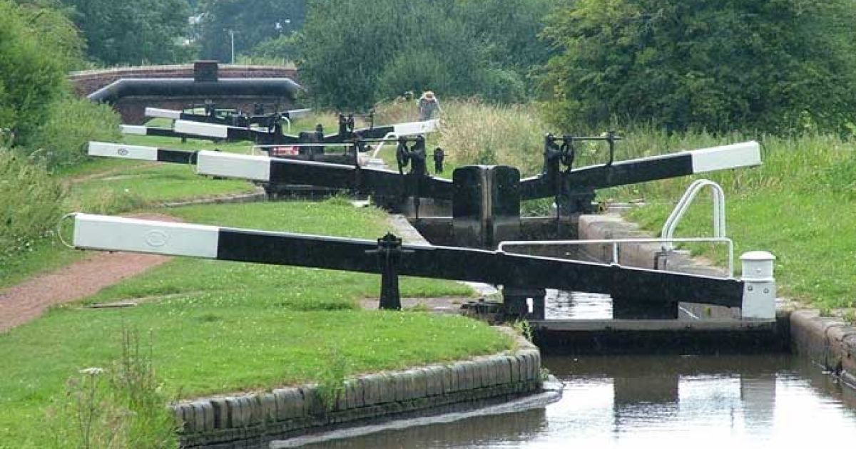 Redditch - Tardebigge Locks - Bromsgrove. A walk. BOOKING ESSENTIAL ...