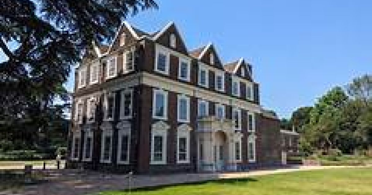 Richmond to Boston Manor and sensory garden tour with London Blind ...