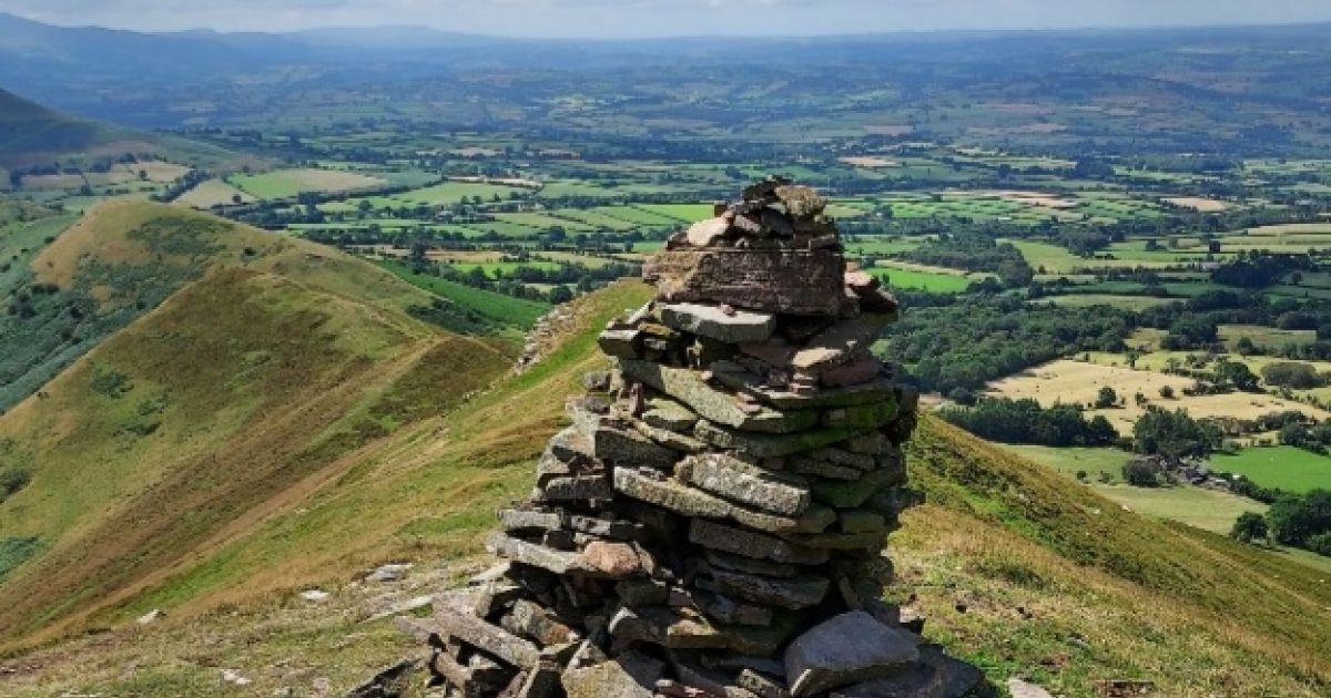Dragons Back. Please book with the leader by phone. - Ramblers