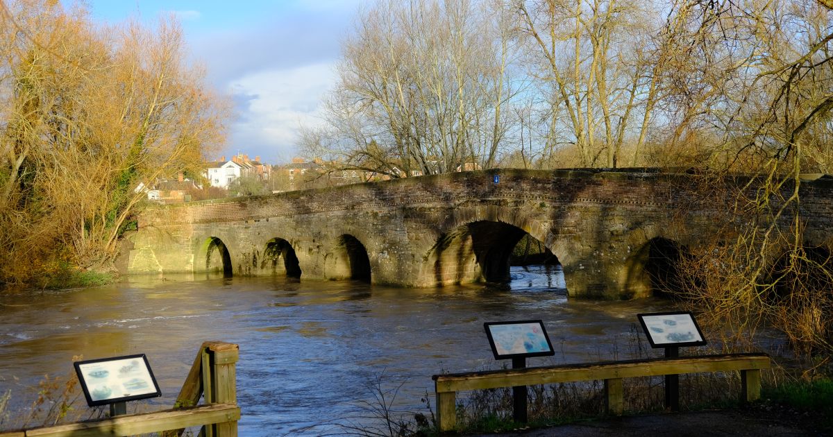 Pershore Bridges walk via Birlingham Nafford Weir and Great Comberton ...