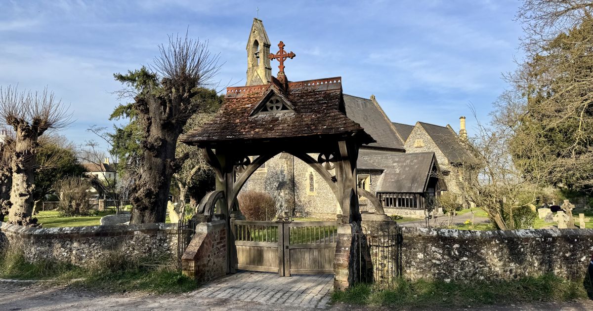 A Summer Stroll Up Winter Hill: A Cookham Circular - Ramblers