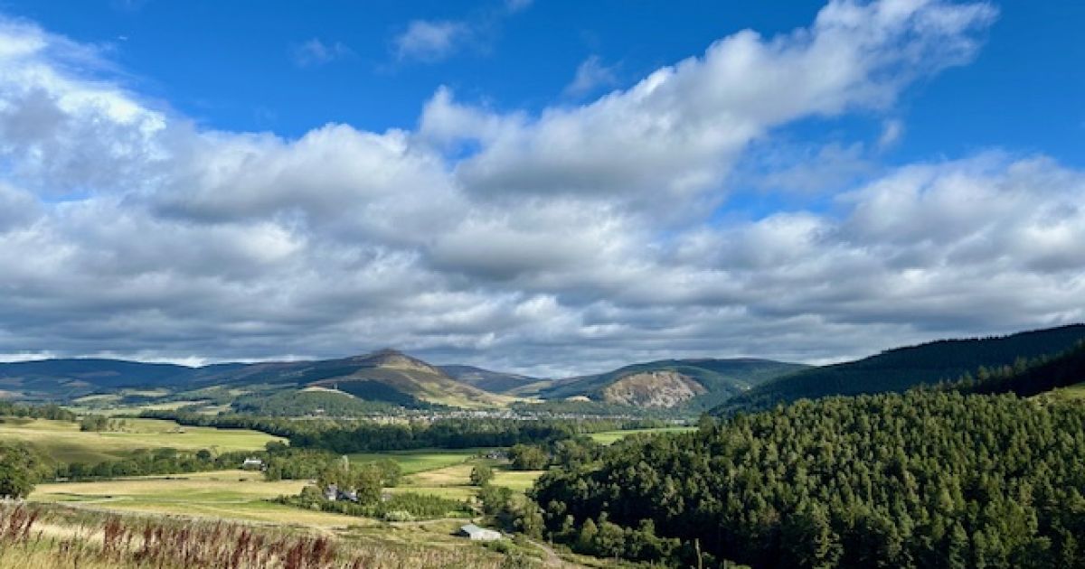 Learmont Drysdale Memorial via Traquair - Ramblers