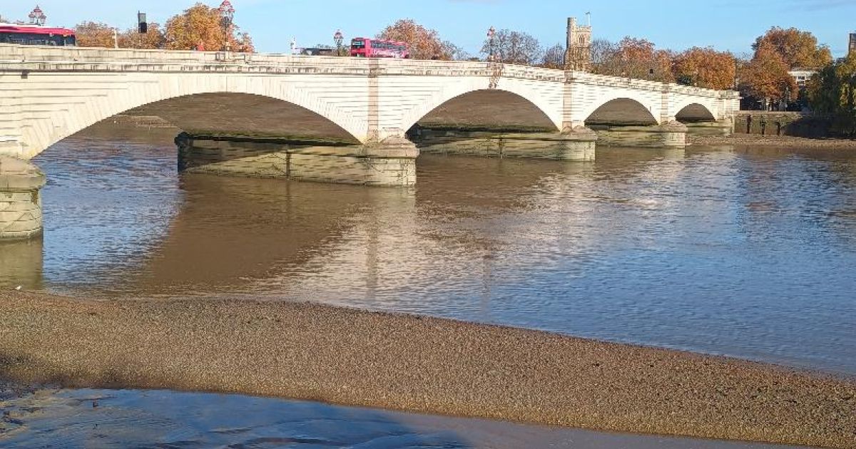 Thames Path 19 Putney Bridge to Vauxhall Bridge BOOKING ESSENTIAL BY ...