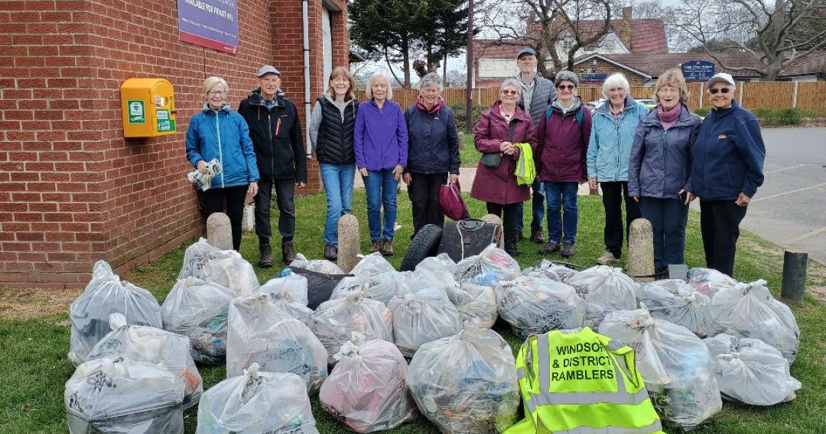 Litter collection in Upton Court Park. - Ramblers